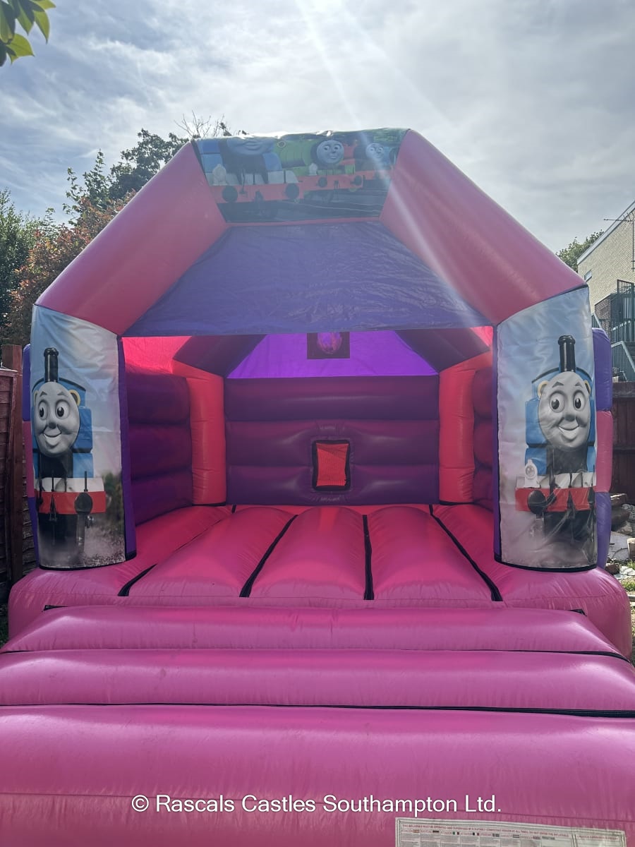 Rascals Castles - Inflatables for events and parties in Hampshire